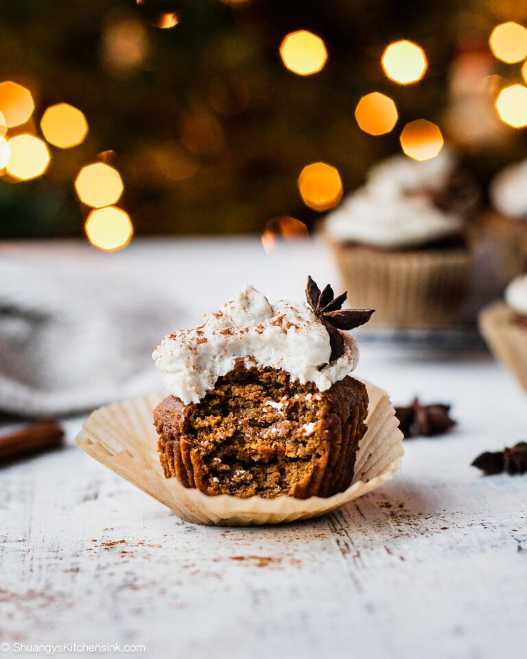 Vegan Gingerbread Muffin with Cream Cheese Frosting - Shuangy's Kitchen