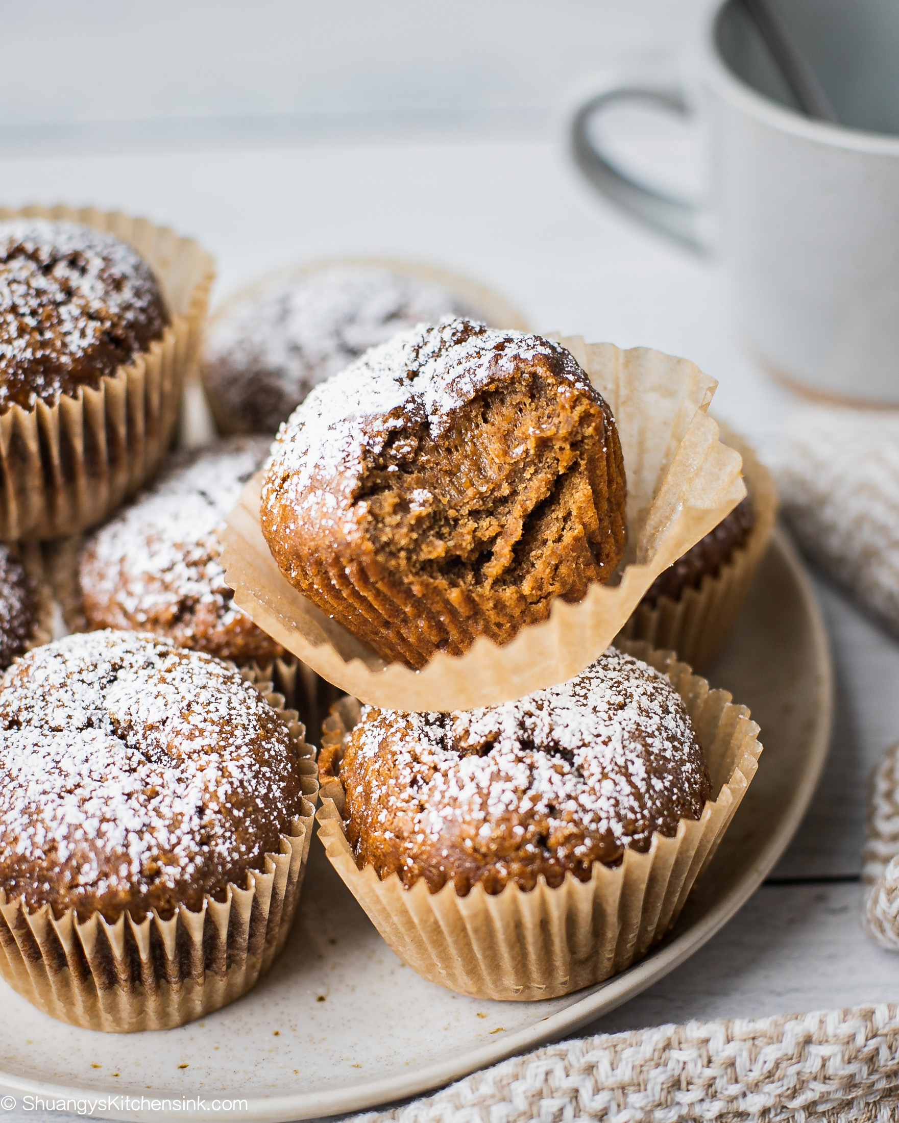 Vegan Gingerbread Muffin with Cream Cheese Frosting - Shuangy's Kitchen