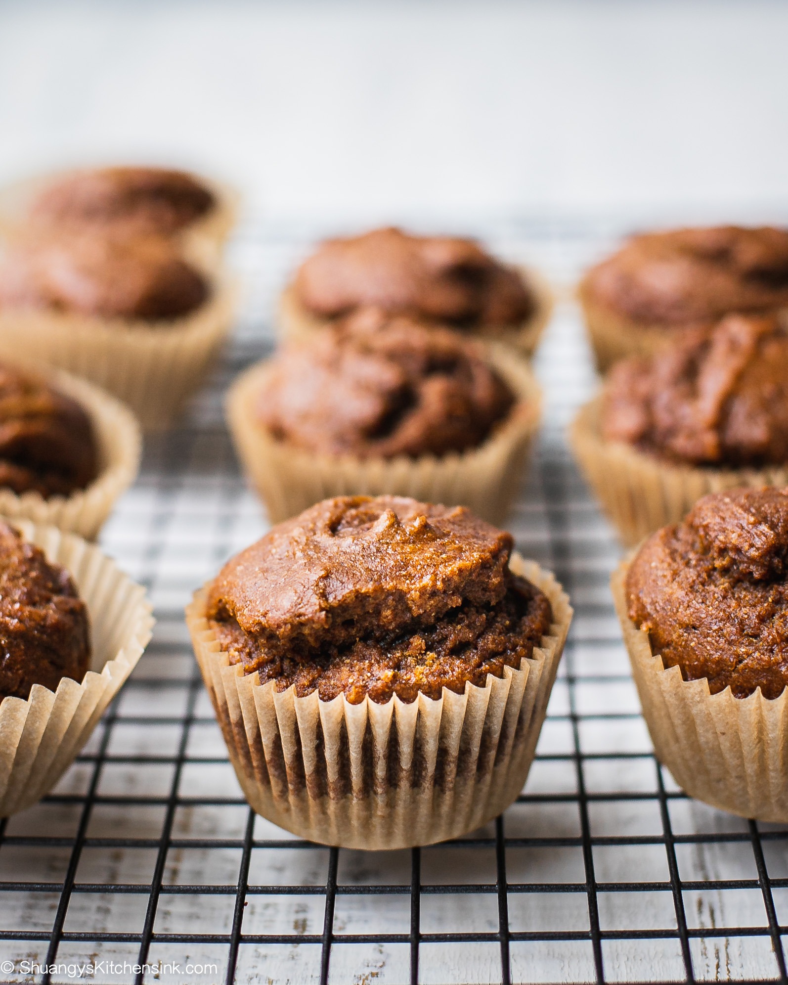 Vegan Gingerbread Muffin with Cream Cheese Frosting - Shuangy's Kitchen