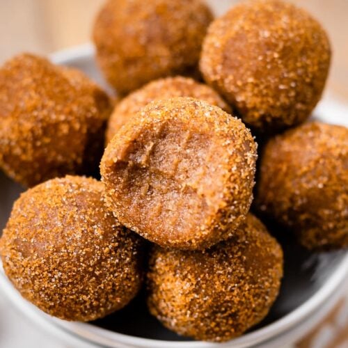 No Bake Snickerdoodle Energy Balls {6 Ingredients} | Shuangy's Kitchensink
