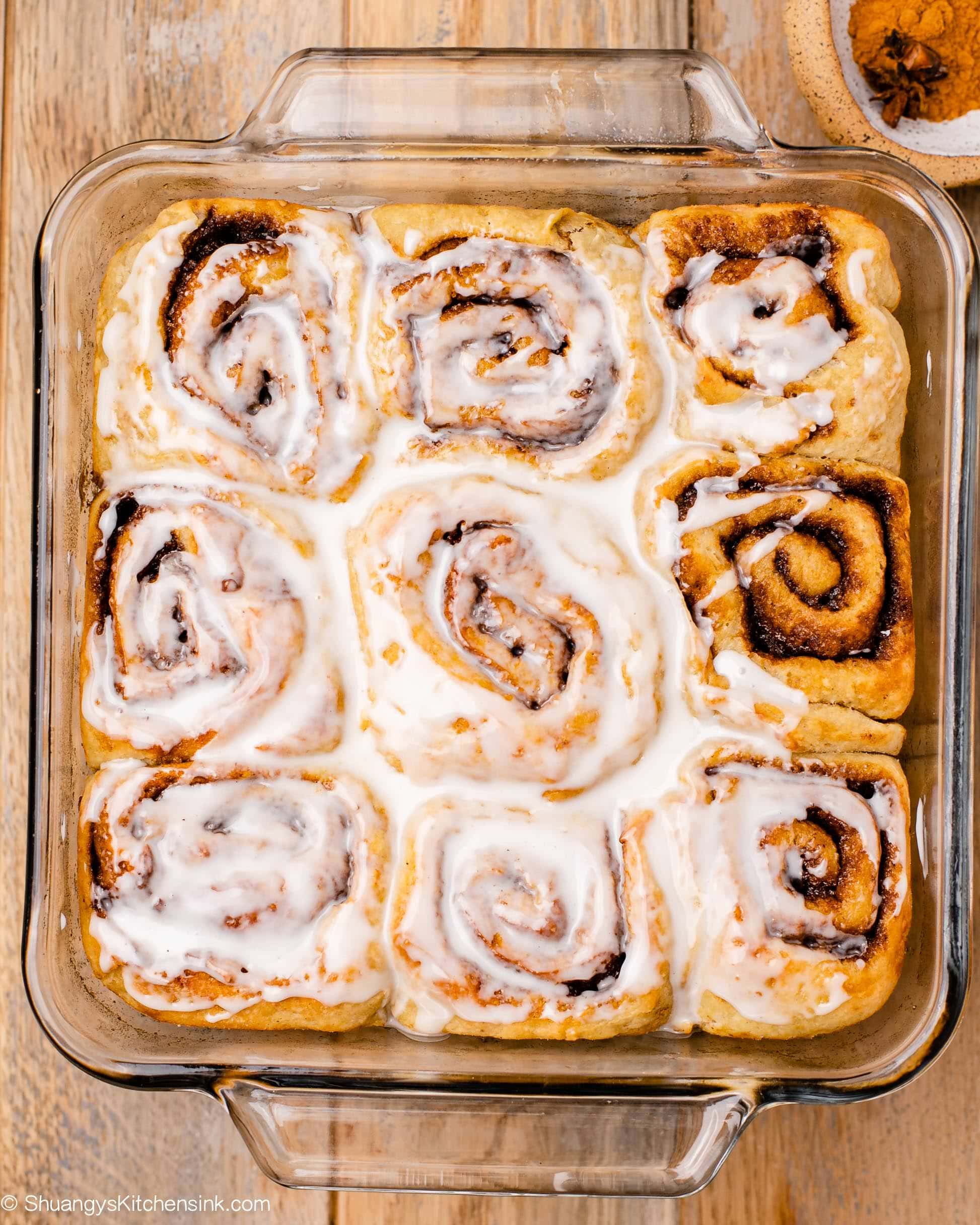 Gingerbread Cinnamon Rolls {Eggless} | Shuangy's Kitchensink