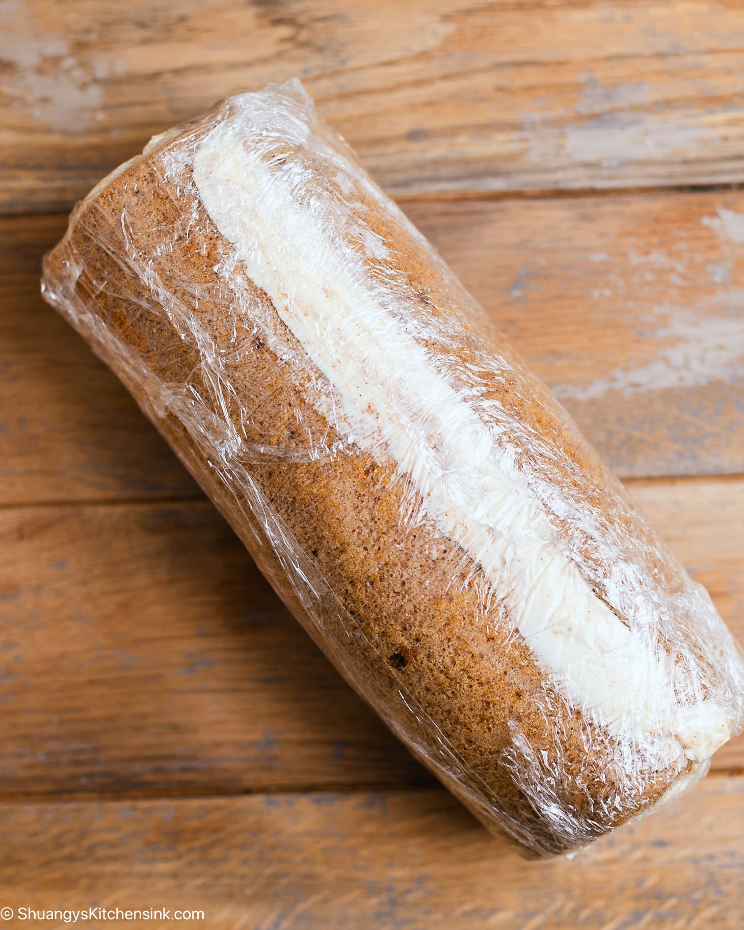 Fluffy Cinnamon Cake Roll with Cream Cheese Frosting - Shuangy's ...