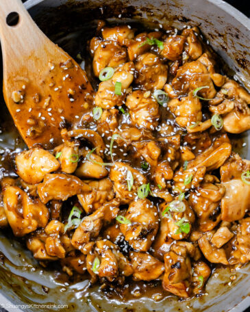 Sesame Ginger Chicken {20 Minutes} | Shuangy's Kitchenink