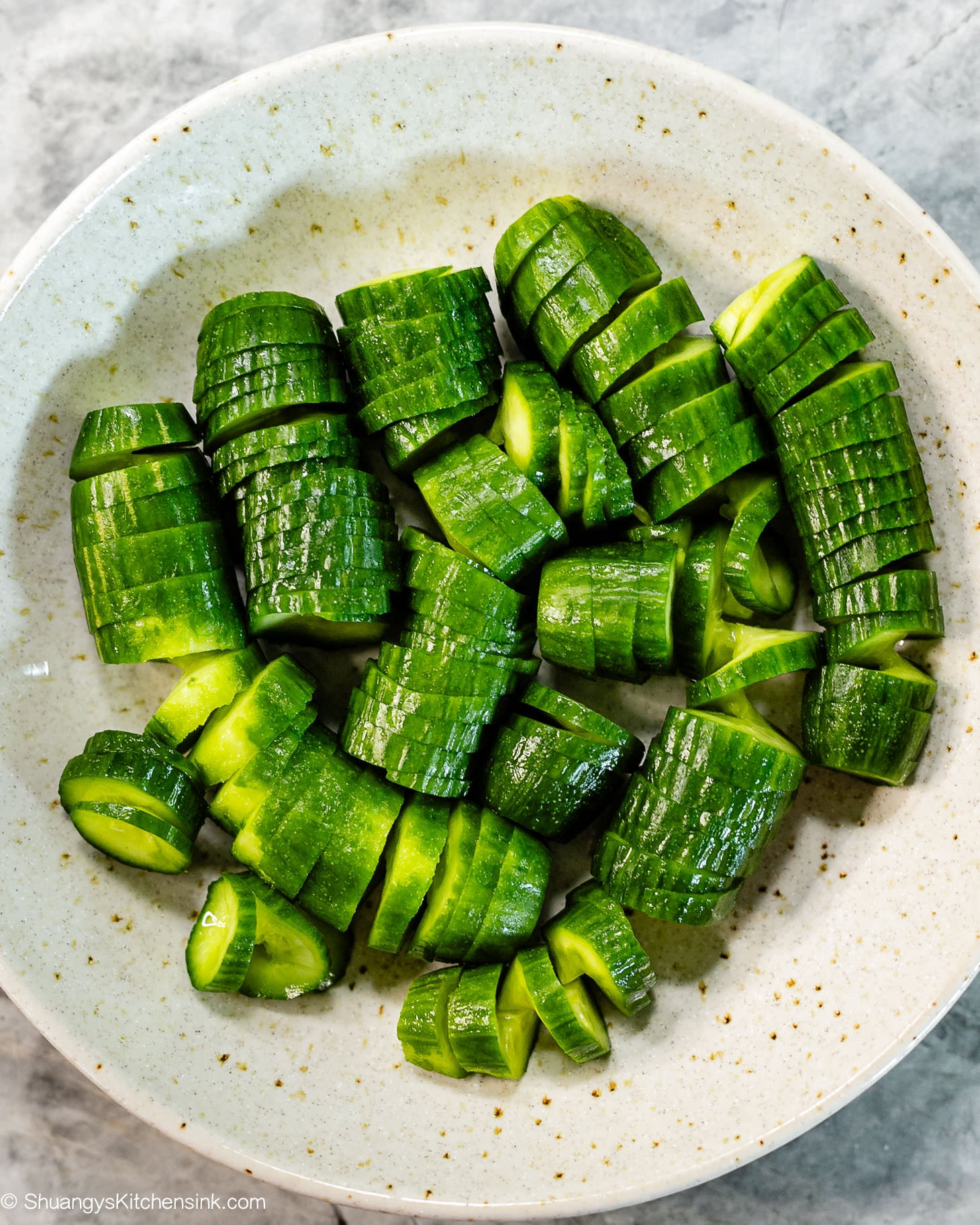 Chinese Spicy Cucumber Salad {6 Ingredients} | Shuangy's Kitchensink
